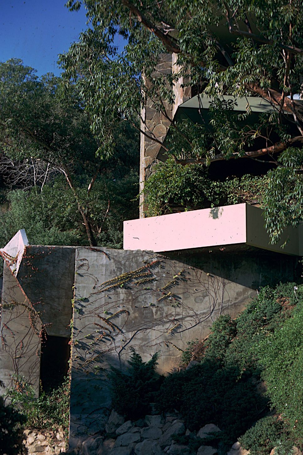 Wolff House - Data, Photos & Plans - WikiArquitectura