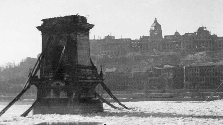 Chain-Bridge-1946 - WikiArquitectura